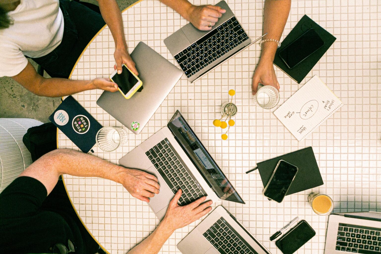 What is digital customer experience? | FrontLogix